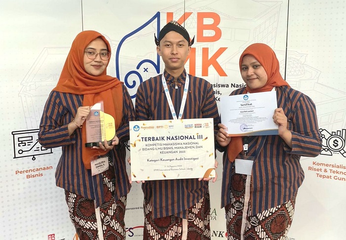 Hanifah dkk. Raih Juara III KBMK 2023 Bidang Keuangan Audit Investigatif | Fakultas Ekonomi dan ...